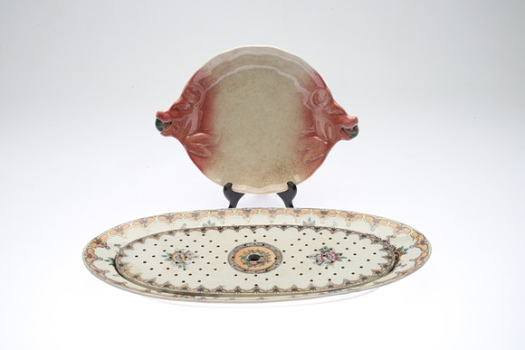 TARJOilulautanen, 2 kpl, piikivi, Rörstrand, 1900-luvun alku ...