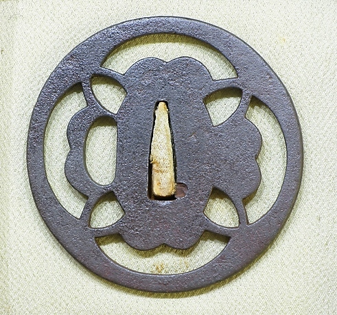 TSUBA, JAPAN, 1700-1850. Coins, Medals & Stamps - Auctionet
