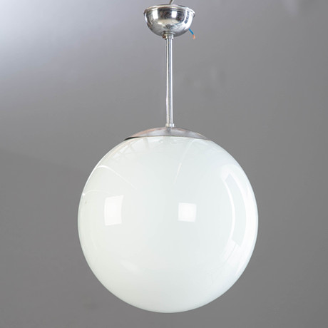 Bauhaus stil boll hängande lampa, 2. 1900-talets hälft. Belysning ...