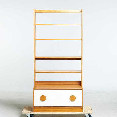 HYLLA med skåpdel, IKEA, 1970-tal, fanér samt massiv furu, bemålade ...