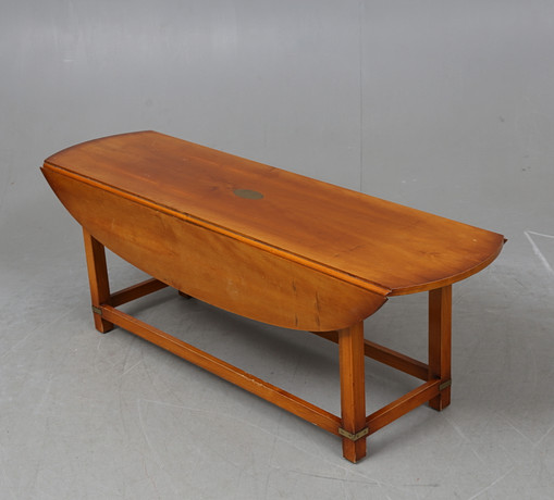 SOFFBORD, så kallat hunters table, England. Möbler - Bord - Auctionet