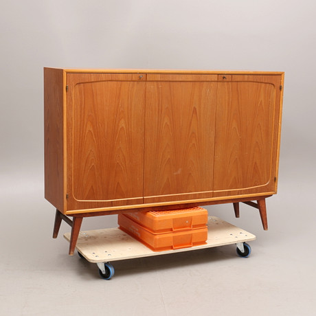SIDEBOARD, teak, kring 1900-talets mitt. Möbler - Skåp & Hyllor - Auctionet
