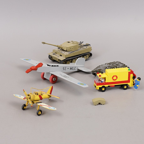 MILITÄRFORDON, FLYGPLAN, LEGO, 5 delar, plast, trä, metall. Leksaker ...