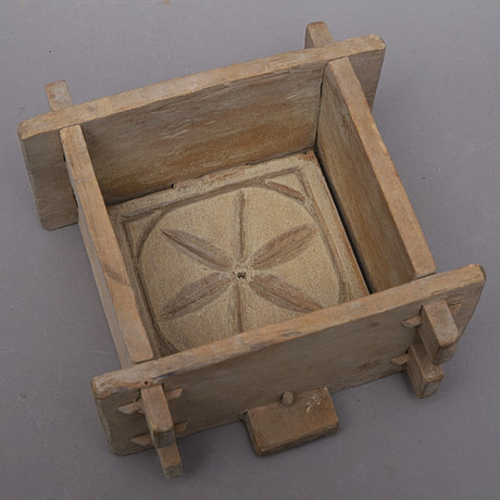 OSTFORM, allmoge. Allmoge - Möbler - Auctionet