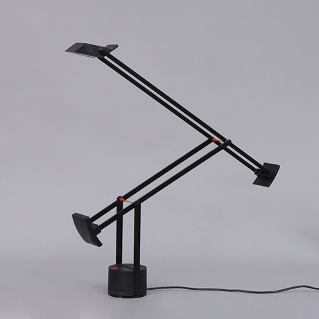 BORDSLAMPA Tizio, Richard Sapper, Artemide. Belysning & Lampor ...