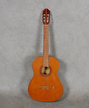 GITARR, Almirez mod nr B 310. Samlarföremål - Musikinstrument - Auctionet
