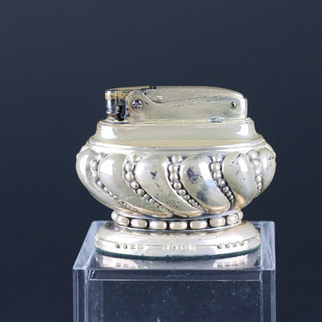 BORDSTÄNDARE, metall, "Crown", Ronson, England. Vintagekläder ...