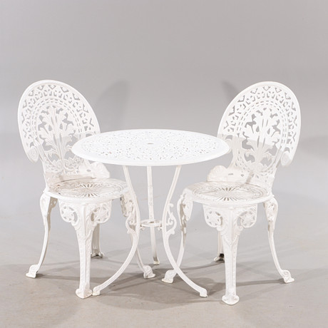 GARDEN GROUP, 3 parts, white painted light metal. Garden ...