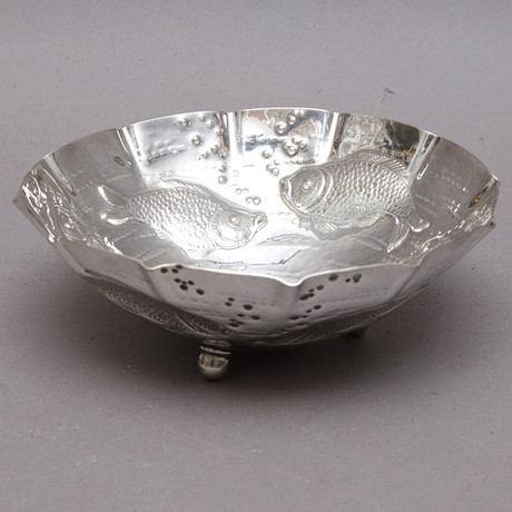 KULO pallojaloilla, kohokuvio kalalla, hopeaa. Hopea ja metalli - Hopea ...