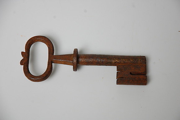 KEY, 16-1700s. Folk art - Auctionet
