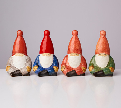 LISA LARSON. figuriner, 4 st , Yoga Tomtar, stengods. Keramik & Porslin ...