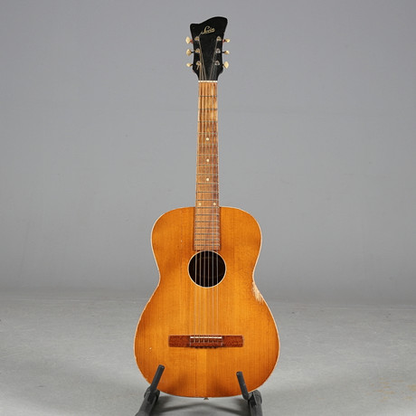 GITARR, Levin, 1952. Samlarföremål - Musikinstrument - Auctionet