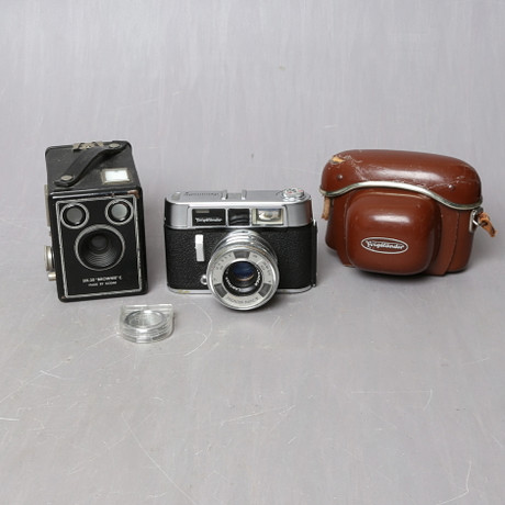 VOIGTLÄNDER Dynamatic II, 1960-tal samt SIX-20 Brownie C, Kodak. Foto ...