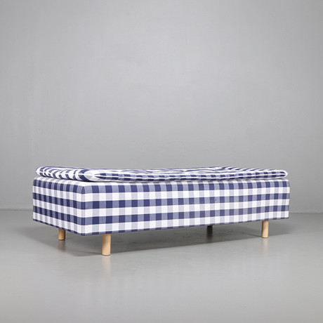 HÄSTENS SÄNG, "Superia", enkelsäng. Möbler - Övrigt - Auctionet