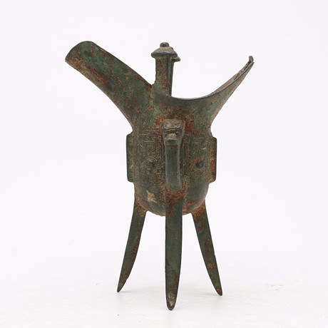 Chinese "Jue" wine jug in bronze, probably from the Shang-Zou archaic ...
