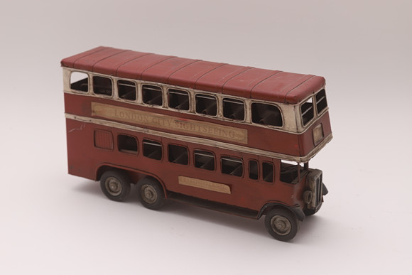 MODEL OF A LONDON BUS, tin, 80s-90s. Toys - Toys - Auctionet
