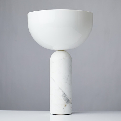 LARS TORNØE. "Kizu", bordslampa, fot i marmor, skärm i akryl, formgiven ...