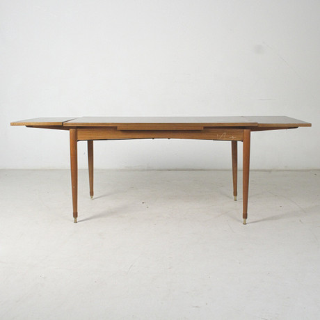 Utdragbart matbord. Möbler - Bord - Auctionet