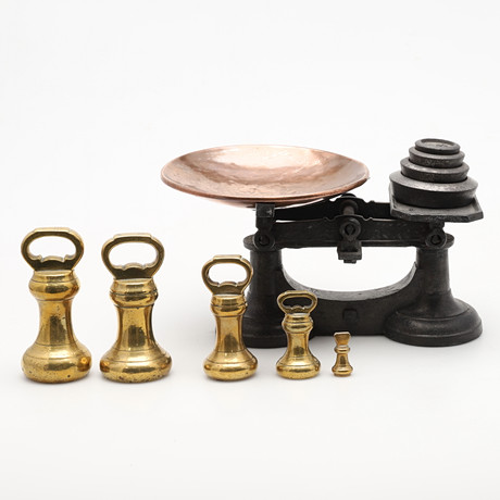 PARTI VIKTER, gjutjärn och koppar. Allmoge - Verktyg & Redskap - Auctionet