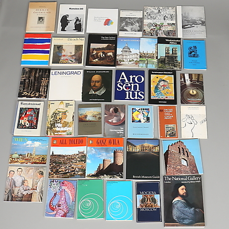 A Collection OF BOOKS. About 25 st. Art literature. Books, Maps ...