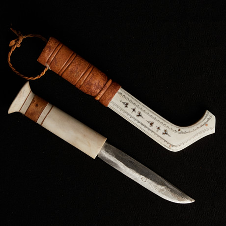 ERIK TUOLJA. HALF-HORN KNIFE, Northern Sami, in reindeer horn. Weapons ...