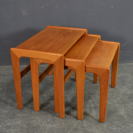 3 SET OF TABLES. Furniture - Tables - Auctionet