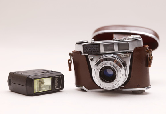 KODAK RETINETTE 1B CAMERA, Panasonic PE-145 Flash, 1960s. Photo ...
