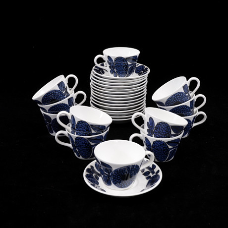 STIG LINDBERG. "Blå Alster", 28 delar, 1900-talets andra hälft. Keramik ...