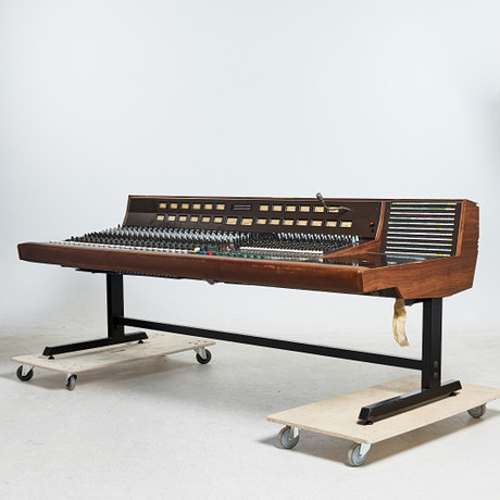 RAINDIRK SERIES 3 MIXERBORD, with associated sound card, amplifier and ...