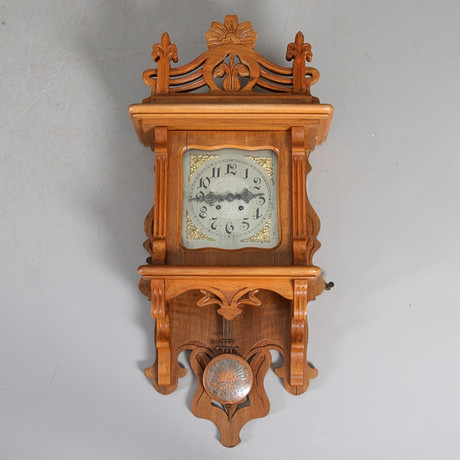 MANOR CLOCK, wood, 1900s. Clocks & Watches - Wall Clocks - Auctionet