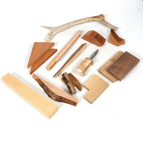 KNIV och SLÖJDÄMNEN, 16 delar, bl.a. ek mahogny och valnöt. Övrigt ...