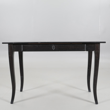 SKRIVBORD. Möbler - Bord - Auctionet