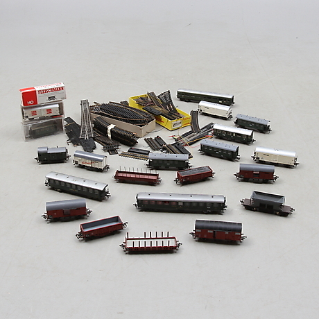MODEL TRAIN FLEISCHMANN about 22 carriages, rails, gears and more ...