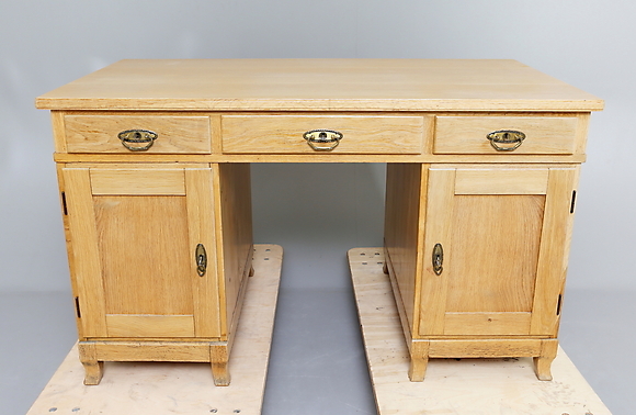 DESK, early 20th century. Furniture - Tables - Auctionet