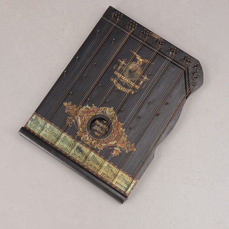 CITTRA, Harpeleik Zither. Samlarföremål - Musikinstrument - Auctionet