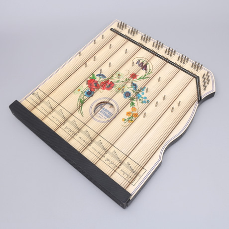 CITTRA, Harpeleik Zither, GDR. Samlarföremål - Musikinstrument - Auctionet
