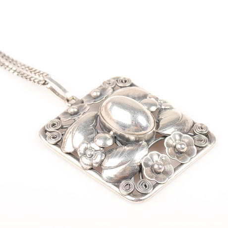 HÄNGE MED KEDJA, silver, HVJ, Danmark, 1900-talets mitt. Smycken ...