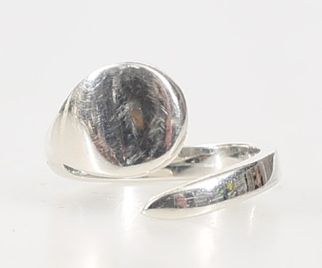 EFVA ATTLING. Ring, sterlingsilver, Tears Ring, 4,1 gram. Smycken & Ädelstenar - Ringar - Auctionet