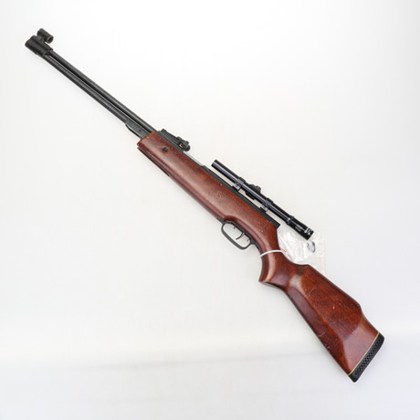 AIR RIFLE QB36-1, CHINA. Weapons & Militaria - Guns & Rifles - Auctionet