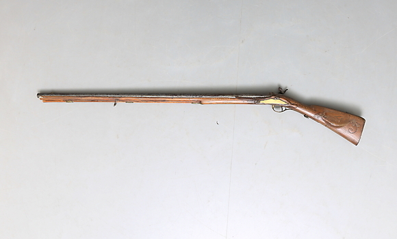 BATCH LOCK RIFLE, 1800s. Coins, Medals & Stamps - Auctionet