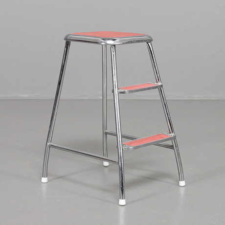 STEGPALL, AWAB. Möbler - Fåtöljer & Stolar - Auctionet