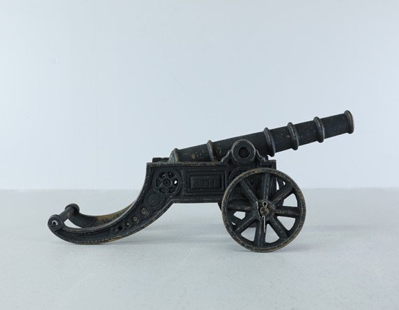 SALUT CANNON/TABLE CANNON, cast iron. Weapons & Militaria - Other ...
