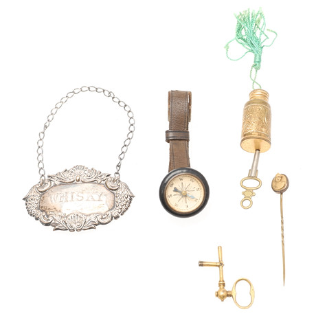 AN EIGHTEENTH CENTURY GILT BRASS CRANK WATCH KEY. Clocks & Watches ...