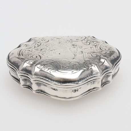 SNUFF BOX, ROCOCO STYLE. Silver & Metals - Silver - Auctionet