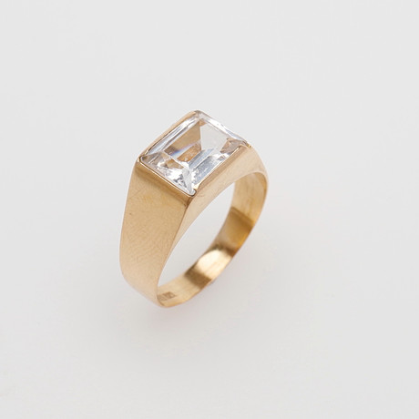 RING WITH SPINEL. Jewellery & Gemstones - Rings - Auctionet