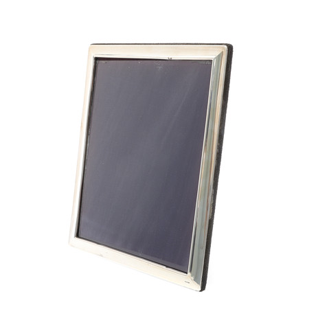 EN MODERN REKTANGULÄR SILVER MONTERAD STAFFLI FOTOGRAFI RAM. Silver ...