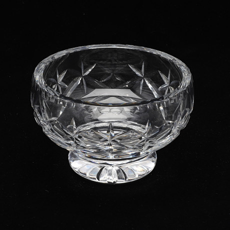 A THOMAS WEBB CRYSTAL CUT GLASS BOWL. Glass - Tableware - Auctionet