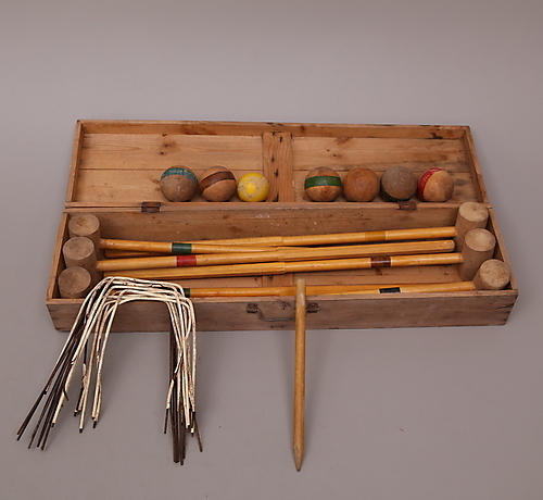 CROCK GAME in wooden box, mid 1900s. Toys - Auctionet