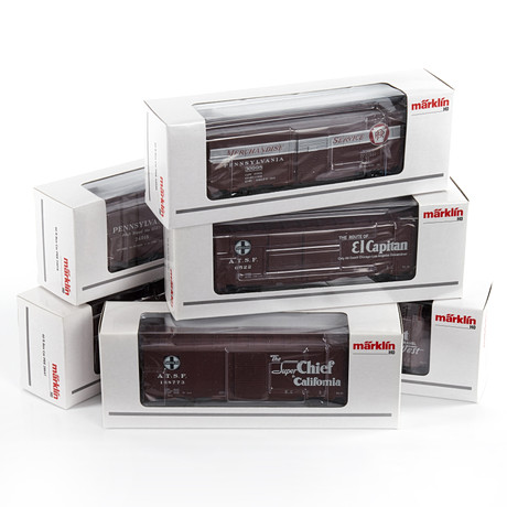 MÄRKLIN. Vagnset "40 ft Box Car Set" 45650 samt 45651, 3 + 3 vagnar, H0 ...