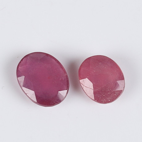 RUBINER, 2 st, 7,64 ct. Smycken & Ädelstenar - Ädelstenar - Auctionet